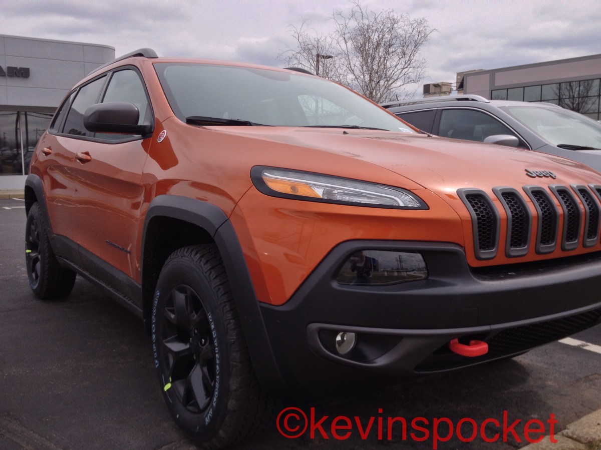 Mango Tango Jeep Cherokee TrailHawk Spotted [gallery] – kevinspocket