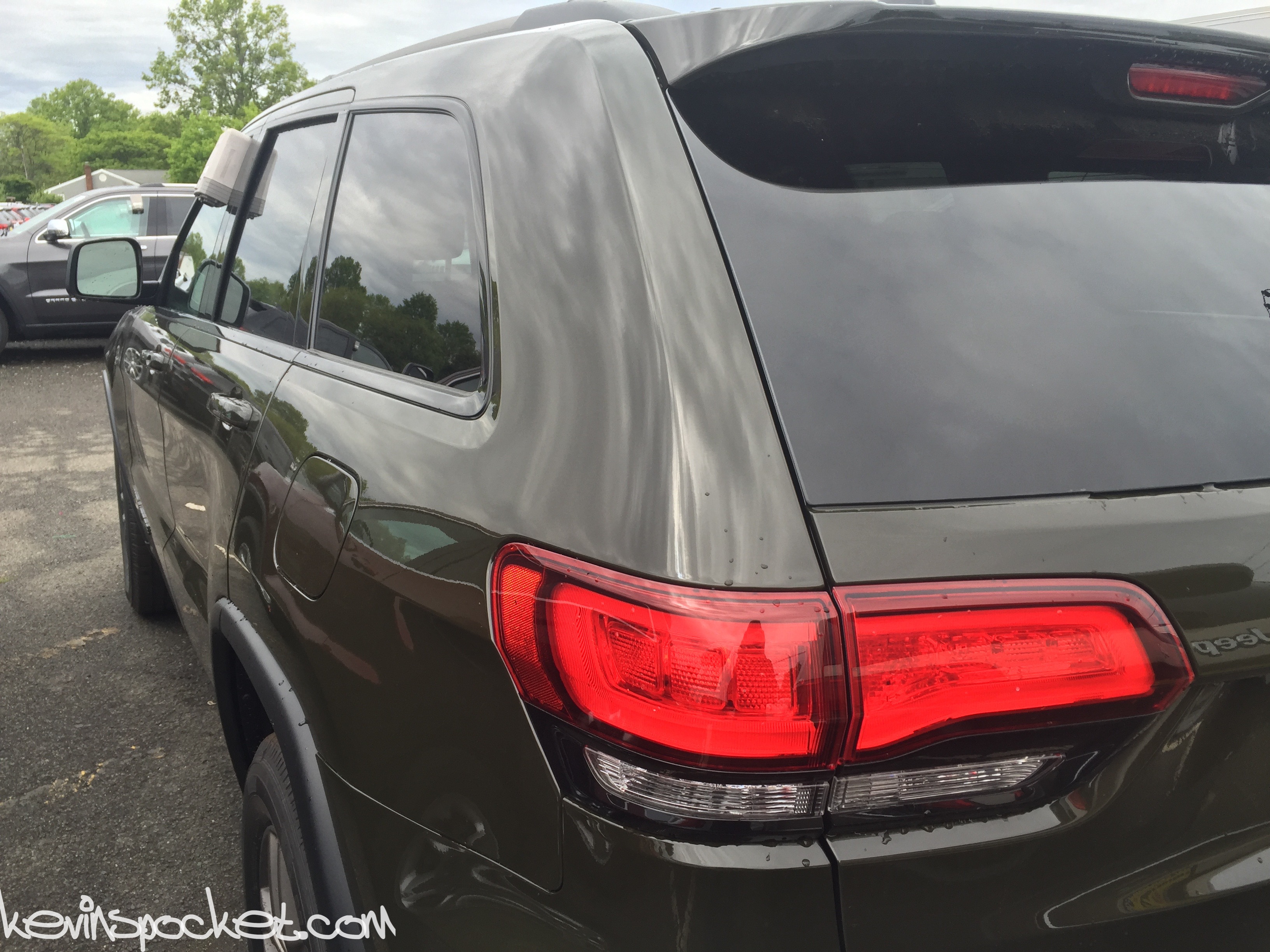 Recon Green Jeep Grand Cherokee Sighting – kevinspocket